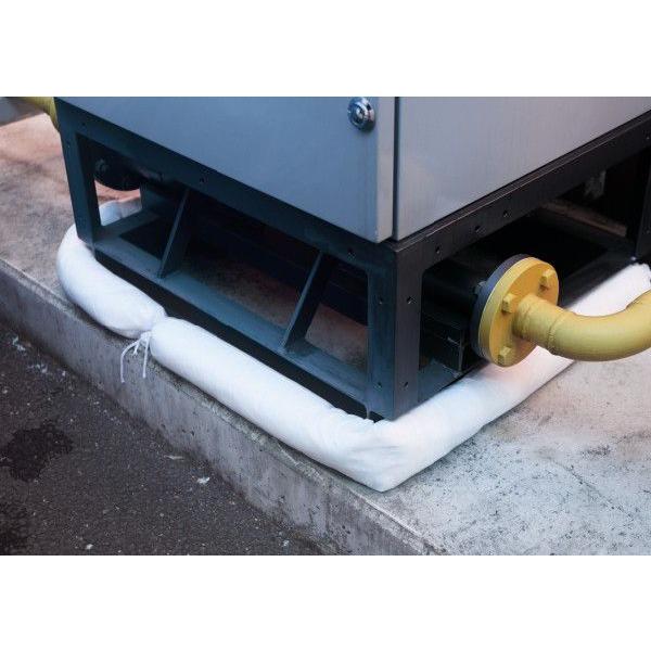 吸収性があり漏洩した油を直ぐに吸収し内部に留めますソックスの中身は吸収性の高いPPシート細かく粉砕したものを使用ポリプロピレン製のオイルガードは、火に近付けても燃え上がらないので安全です。また、焼却しても有毒ガスが発生しない為、環境にも安全...