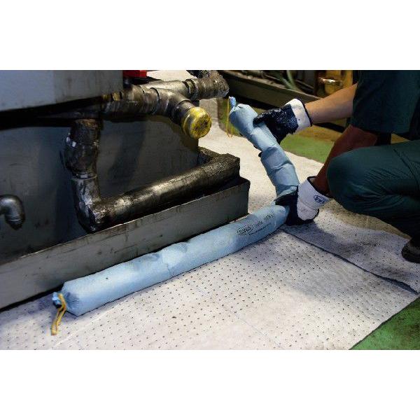 機械周りに設置し、液体の漏れ出しをブロック吸収。柔軟に曲がる為、複雑な設置場所でも隙間を作らず設置可能。複数を連結可能な結び紐付。ポリプロピレン製のオイルガードは、火に近付けても燃え上がらないので安全です。また、焼却しても有毒ガスが発生しな...