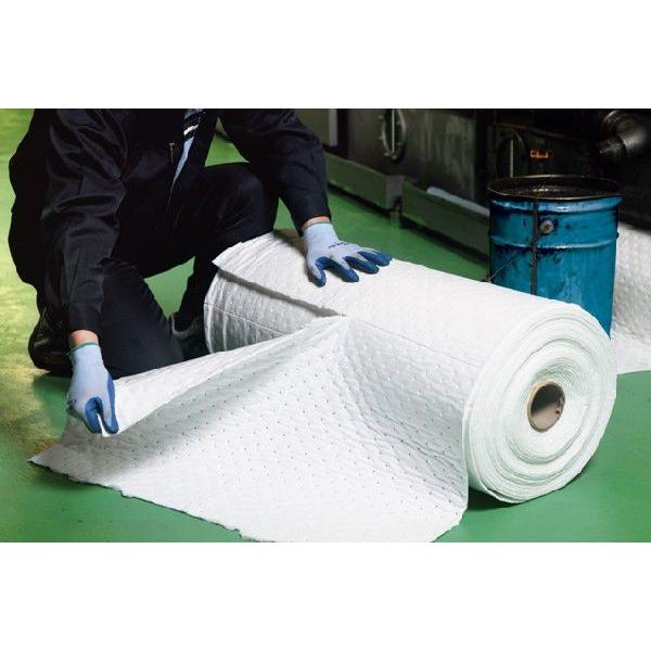 広範囲に油が飛散する現場に便利な大判サイズのロール吸着マットです。ミシン目が入っているので、好みにカットして使用できます。大きくカットして敷いておけば飛び散った油が床を汚さず後処理が楽です。油専用吸着マットです。水はほとんど吸いません。※ポ...