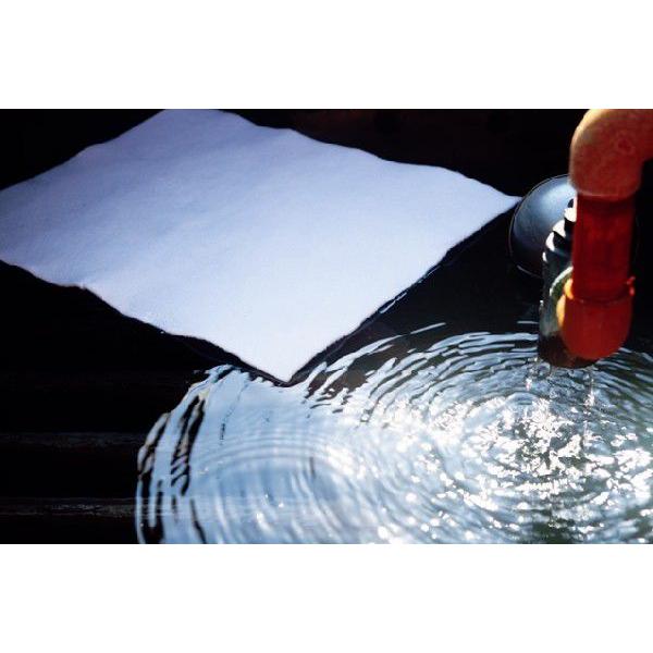 他の油専用吸着マットに比べ、構造上浮力が高く、水はほとん吸収しない為、水処理施設や、貯水槽等の浮上油の回収に最適です。吸収した油が飽和状態になっても繊維がバラバラにならず、マットの回収が容易です。強度面に優れている為、吸着後もしぼって再使用...