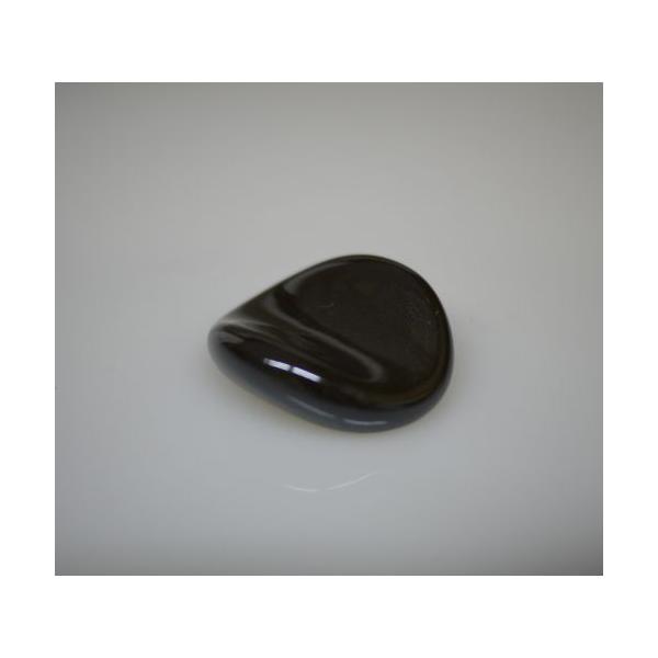 《《材質》焼物(黒)《サイズ》【幅】4.0cm【奥】4.5cm【高】1.8cm《商品説明》曲線がなめらかで、中央のくぼみにリン棒が収まります。