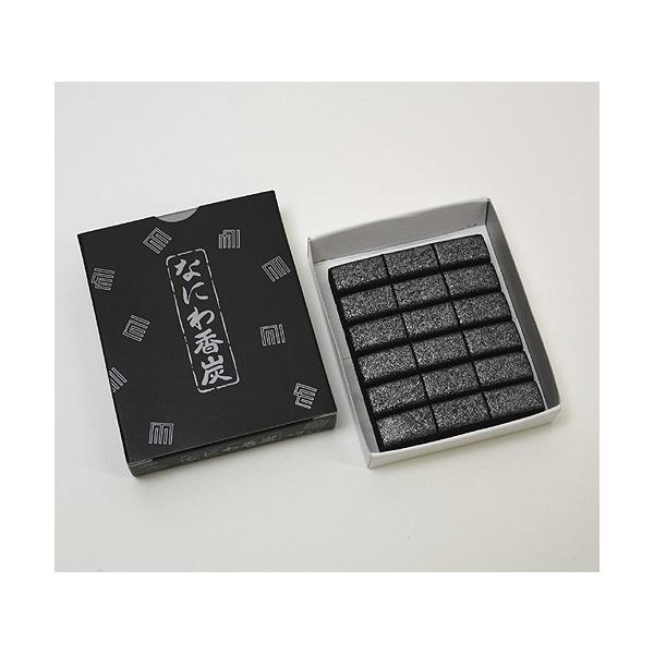 《内容》6本入り【縦】1.8×【横】1.0×【高】1.0cm（1本）《商品説明》●火持ち約60分（1本）●香炭の端面に点火し、まんべんなく火が廻ってから灰の中へ埋めて下さい。●お焼香の10分前に点火されることをお勧め致します。