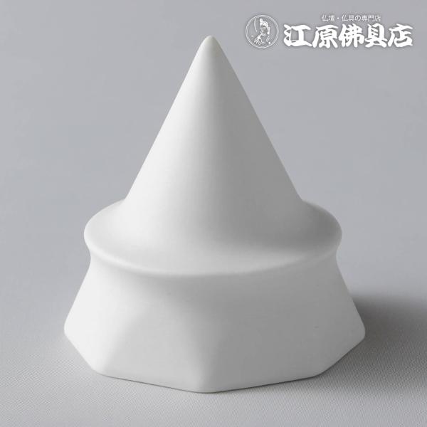 《サイズ》本体寸法：直径5.2×高6.0cm《材質》陶器製（素焼き）《商品説明》お皿にあっという間にきれいな三角錐が出来上がる便利アイテムです。●ご使用方法●1　盛り塩専用器にお塩を詰めていきます2　しっかりと押し込める3　お皿にかぶせて軽...