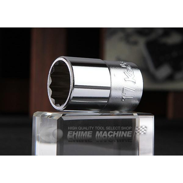 コーケンの12.7sq.スタンダードソケット単品です。12角タイプです。［フラットドライブ］接触部の角を傷めない面接触形状は、ボルト/ナットに接する開口部と、ハンドル類との接合部となる四角の差込角の両方に採用。ボルト/ナットの角を傷めないの...