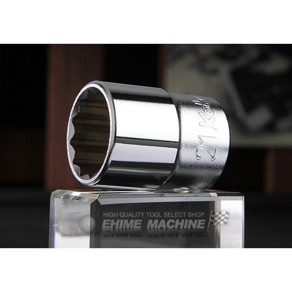 コーケンの12.7sq.スタンダードソケット単品です。12角タイプです。［フラットドライブ］接触部の角を傷めない面接触形状は、ボルト/ナットに接する開口部と、ハンドル類との接合部となる四角の差込角の両方に採用。ボルト/ナットの角を傷めないの...