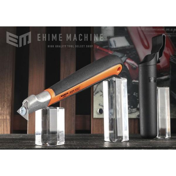 超硬刃仕様なので、従来（スチール製）の物に比べ50倍以上長持ちします。木材など軟らかい物から鉄板、コンクリートなど硬い物まで使用できます。材料の表面を傷つけづらい精密研磨刃球面設計です。用途：ペンキ落し、さび落し、粘着テープはがしなどに。表...