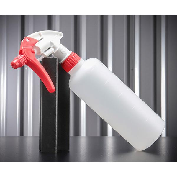 ECHELON（エシュロン）キャニヨンスプレーボトル〈レッド〉は、しっかり引ける業務用トリガーとジェット~スプレー切替ノズルを備えた汎用スプレーボトルです。モノクロ特別仕様（71124-22）と全く同じ仕様で色分けできるので、施工液を水で薄...