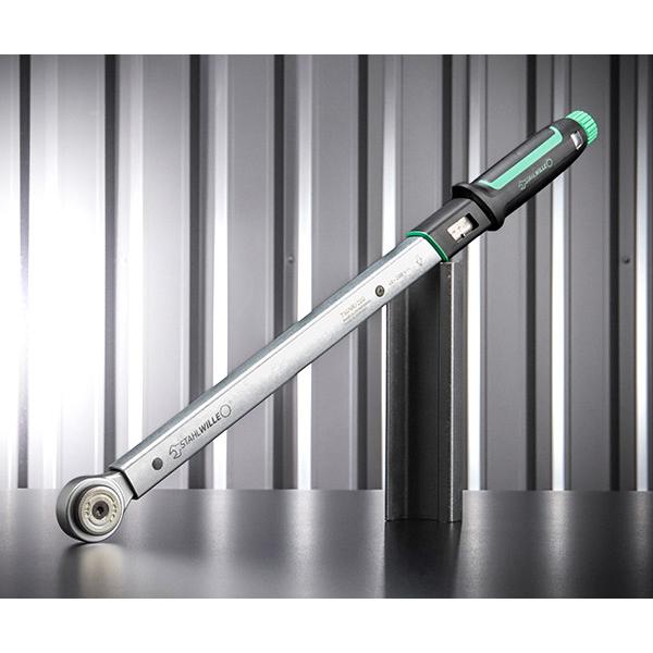 憧れのSTAHLWILLEを、もっと身近に。ドイツ製クリック式トルクレンチ「750NR」の40〜200N・m・差込角12.7mm(1/2インチ)モデルです。車両整備の主力となる40〜200N・m・差込角12.7mm(1/2インチ)。【仕様】...
