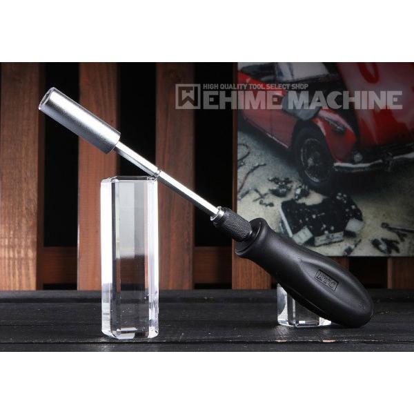 カーナビ、カーオーディオ脱着工具として最適な、伸縮式ドライバー！軸長が100mm、160mmに伸縮するので、1本で2役のナットドライバーになります！マグネットによりボルトをしっかりキャッチ！自動車内装脱着時など、ボルトが脱落しては困る箇所で...