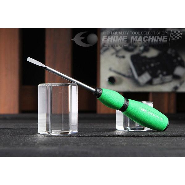 KTCの使いやすいソフト細軸ドライバーマイナスタイプ。グリップは軽く、ベトつき感がなく、環境にやさしい素材（エラストマ）を採用。グリップ色をオレンジ＋、グリーン−にすることで、見分けやすくしています。軸は非貫通タイプで、先端マグネット付きで...