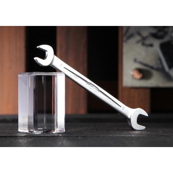 ネコポス発送の場合※お届け日時指定はご利用頂けません※代金引換でのご利用は頂けません※ただし通常品(ネコポス対象外の商品)と買い合わせた場合は、上記の限りではございません美しい梨地仕上げで手に馴染む柔らかい曲線デザインです。丸形とやり形の特...