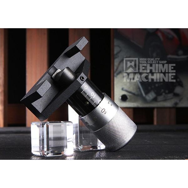 ベルトの張り具合を確認できる簡易計測器！表裏それぞれに目盛りがあるので、狭いエンジンルーム内でも確認作業が楽に行えます。軽自動車から普通車まで使用可能です。適応ベルトサイズは、厚さ12mmまでです。Vベルトは亀裂をチェックすることができます...