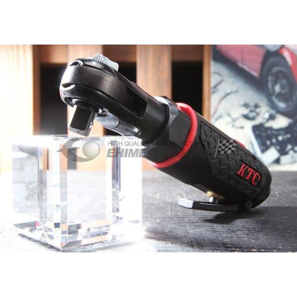 軽量・コンパクト・ハイパワーを実現したエアラチェット！●コンパクトで作業スペースが狭い場所での使用に最適。●ツインエンデュランス機構により、ラチェット部の耐久性が向上（当社従来比2倍以上）●ボディはフルコンポジットハウジング（特殊強化樹脂）...