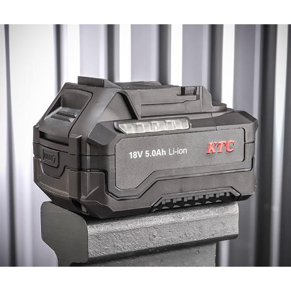 KTCのコードレス電動工具用 交換バッテリー。18V/DC 5.0Ah。KTCのリチウムイオンバッテリーパックJBE18050Lです。KTCのコードレス電動工具用のリチウムイオンバッテリーパックです。【仕様】品番：JBE18050LJANコ...