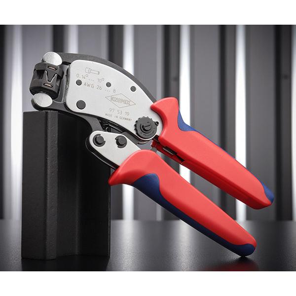 ※パッケージレスの業務用商品です。クランピングヘッドは 360°自由に回転可能、8つの回転止めポジション付き。 フェルールはほぼすべての位置から圧着できます。 圧着プライヤーはさまざまな断面積に自動的に調整します。 2×6mm2以下のツイン...