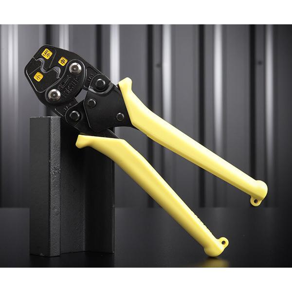 ■特長：電気工事士技能試験必携工具です。（AK17A）電気工事士技能試験推奨工具です。（AK17MA2）成形確認機構内蔵です。JIS C9711適合品です。■用途：E形リングスリーブの圧着に。■仕様：全長(mm)：195圧着端子：E形リング...