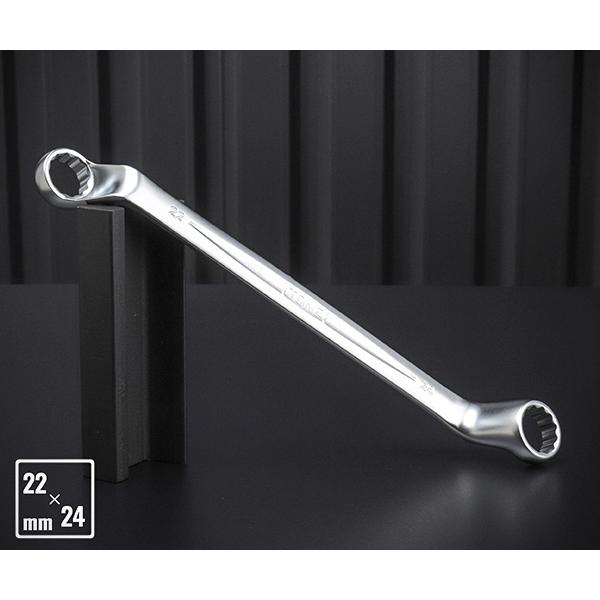 柄部の曲がり角度が75°になっていますので、周辺の障害物を避けて作業ができます。用途：ボルト・ナットの締付け・緩め作業用。【仕様】対辺寸法(mm)：22×24全長(mm)：324質量：425g材質／仕上：構造用鋼メーカー名：TONE（トネ）...