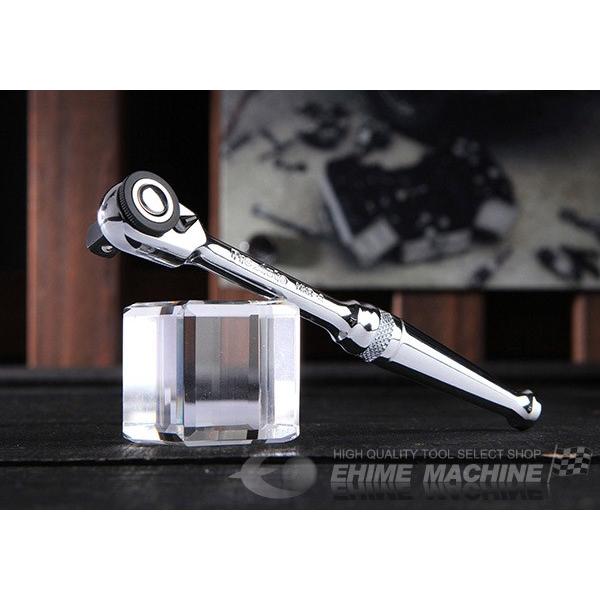 従来のコンパクトヘッドよりさらにスマート！スリム＆ハイトルクを実現しました。更に、クイックスピンナの機能をヘッドに搭載！ラチェット機構がきかない間は、クイック機構で早回し出来ます！！[特徴]・新ギア機構(PAT.)により業界最小ヘッドを実現...