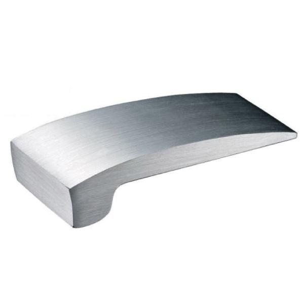 しっくりと手に馴染む、絶妙な大きさと重量感。 手当たりのいいアール形状と、用途に合わせてお選びいただける様々な形状。 新潟三条の職人が生み出す、信頼の小柳機工製の当て盤です。   ■型式：ND-31 長く緩いカーブの表面とアングルエンドの裏...