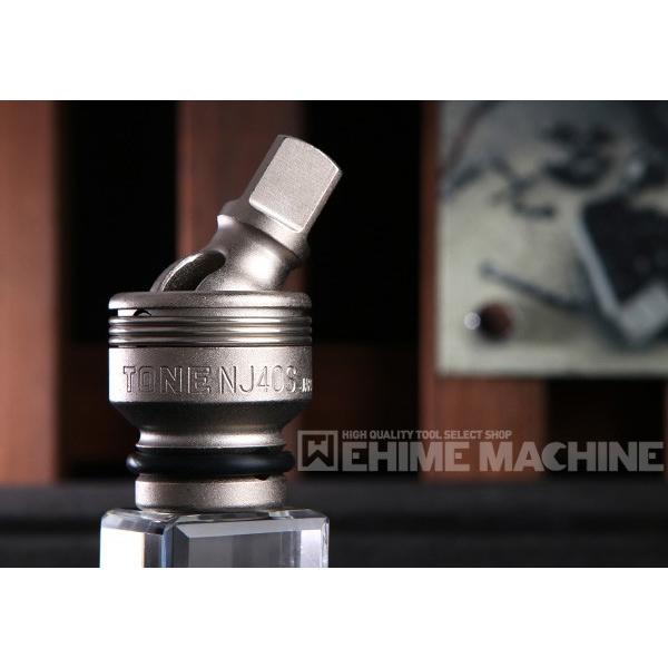 インパクトレンチなどの動力工具用のボールジョイントです。ショートタイプです。着脱の際にOリングを一旦溝に仮置きすることで作業性を向上させています。用途：ボルト・ナットの締付け・緩め作業用。【仕様】差込角(mm)：12.7全長(mm)：63質...