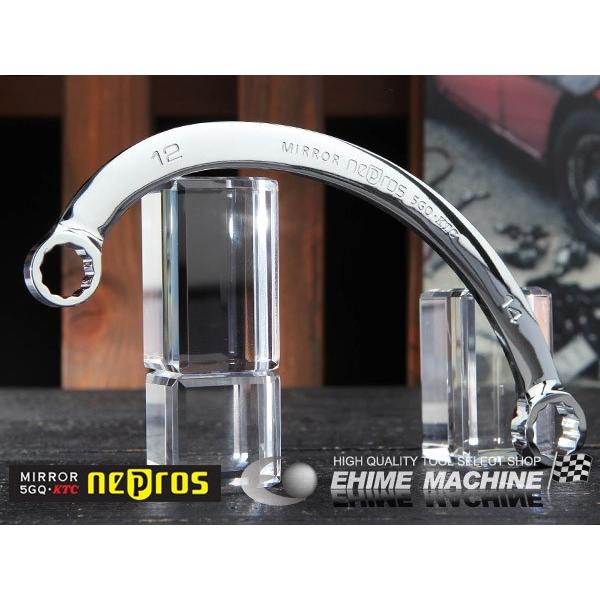 ネプロスの人気工具！ハーフムーンレンチ！コンパクトヘッドと、左右でRの違う独特の形状で、エンジンルーム内などの狭い場所での整備作業に重宝します！ ヘッド部の厚みは世界最小クラス、より狭い場所で威力を発揮！口径部は理想的な面接触を実現するNパ...