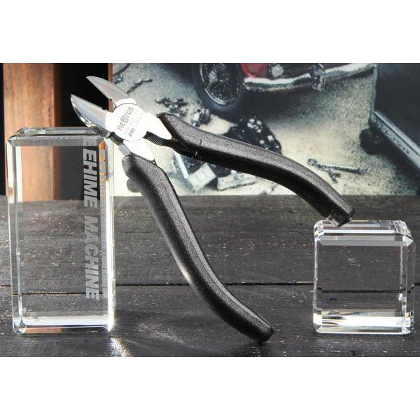 KTCのものずくりの粋を集めた最高傑作！日本製高級ハンドツール「nepros」握りやすく手にやさしい、デザイン性にも優れたソフトグリップを採用したネプロスのニッパー。大きな支点でガタ付きが減少しています。■型式：NPN-150■メーカー：N...