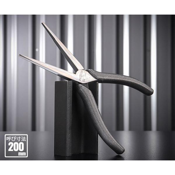 KTCのものずくりの粋を集めた最高傑作！日本製高級ハンドツール「nepros」握りやすく手にやさしい、デザイン性にも優れたソフトグリップを採用したネプロスのロングノーズペンチ（ラジオペンチ）。大きな支点と精密加工技術によりガタ付きが減少し、...