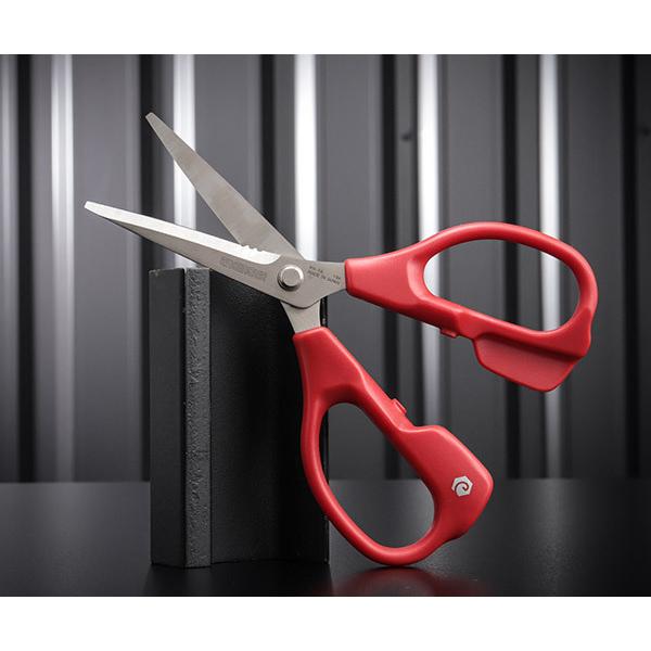 飛脚ゆうパケット発送の場合※お届け日時指定はご利用頂けません※代金引換でのご利用は頂けません※ただし通常品(飛脚ゆうパケット対象外の商品)と買い合わせた場合は、上記の限りではございません大小2つの特殊刃でさまざまな素材を逃さずカットできる万...