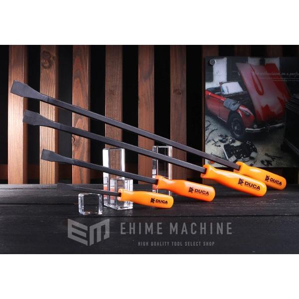 ベルト調整や、板金作業など、さまざまなテコ作業に最適な万能ハンディバー。「しなり」のある強い材質で、折れにくく耐久性に優れています。（用途）・Vベルト、平ベルトの張り調整・エンジンからミッションを取り外す作業・ストラットとロアアームの分離作...