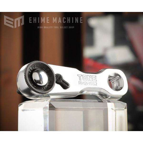 手のひらサイズのラチェットハンドル、スピンナハンドルと組み合わせて狭所作業に威力を発揮します。ソケットホールド機構でワンプッシュ操作でソケット交換できます。用途：ボルト・ナットの締付け・緩め作業用。【仕様】歯数(枚)：60差込角(mm)：凸...