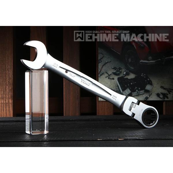 ヘッドを任意の角度に調整できるため、今まで工具が届かなかった作業箇所に最適です。安全ロープ取り付け穴付です。(RMF-14以上）グッドデザイン賞受賞品です。用途：ボルト・ナットの締付け・緩め作業用。【仕様】対辺寸法(mm)：22厚さ(mm)...