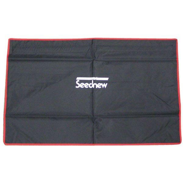 整備用カバーエンジンルーム内を整備する際、ボディーに傷をつけないようにする保護カバー。表はサラサラ、裏はグリップ素材表地:ナイロン100%裏地:滑り止め生地(ポリエステル90%、アクリル10%)上部に20×400?マグネット2枚使用