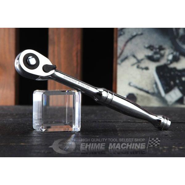 ヘッド部を限りなくミニマムに設計。プッシュリリースタイプ。72山。送り角5°細かい作業で低トルクの作業に適します。※オーバートルクに注意クロームメッキ鏡面仕上げ