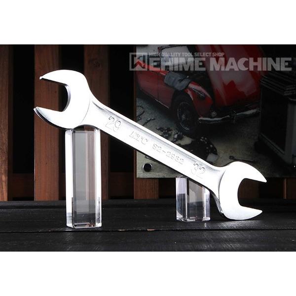 KTCスパナの単品販売です。自動車整備作業、バイクメンテナンス、一般産業等あらゆる分野で活躍します。■型式：S2-2932■メーカー：KTC(京都機械工具株式会社）■全長：288mm■重量：510g