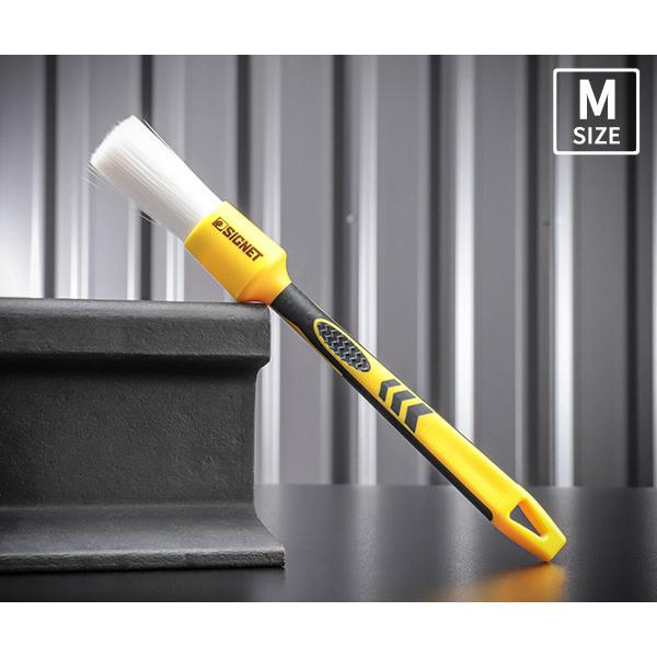 【仕様】ブラシ材質：ホワイトPETハンドル材質：PP,NBR全長：222mmハンドル長：176mmブラシ長：46mmブラシ径：21mm【特長】細部の汚れを徹底洗浄するための洗車用品です。車の内部・外部清掃に使用できます。乾湿両用で使用できま...