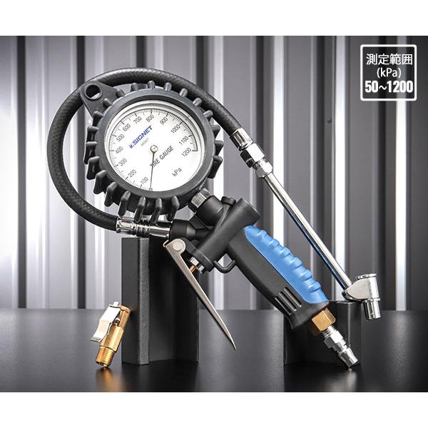 大きく見やすい3インチの大型文字盤。レバー操作で簡単にタイヤの空気圧測定・増圧・減圧が可能。乗用車、トラックのタイヤ空気圧が計れるダブルチャックを採用(アルミホイールなどのせまい箇所でも計れる小口径ダブルチャック)。持ちやすいラバーグリップ...