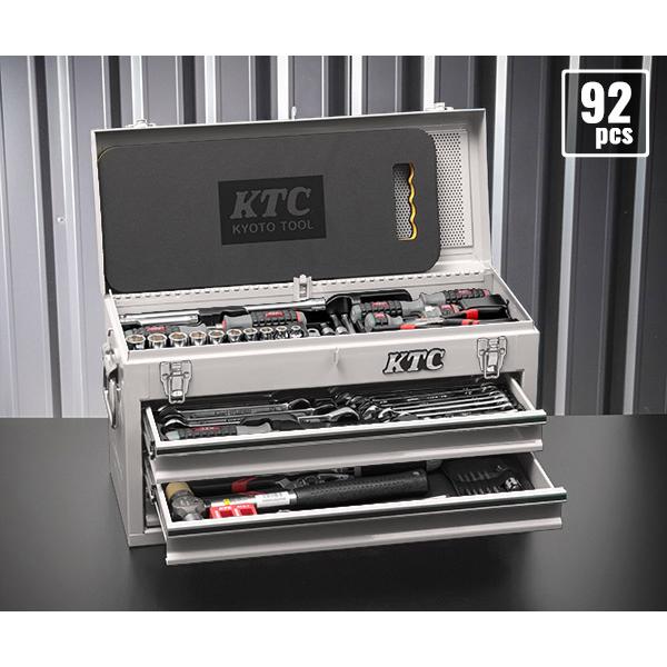 「ラチェットを選ぶ自由で、整備作業がもっと自分仕様に。」あえてラチェットハンドルを外したニューコンセプト。好みの1本を合わせて完成させる余白を残しました。このセット単体でも即戦力ですが、コードレスラチェットレンチ JTRE330を買い足せば...