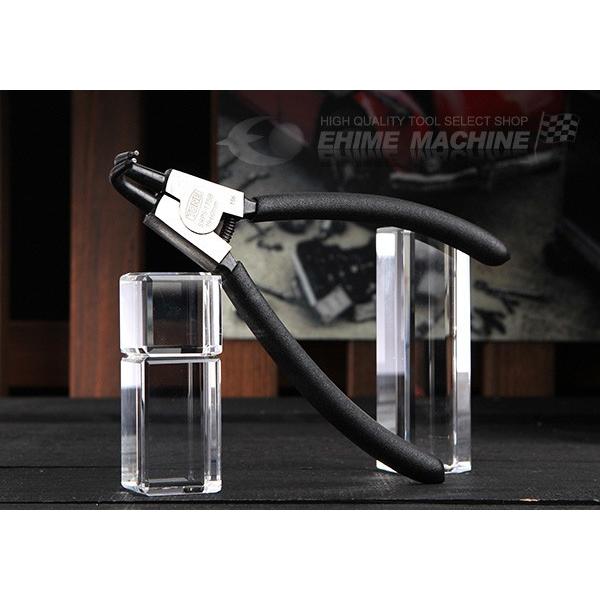 先端部は逆テーパー状でスナップリングを確実に保持します。ソフトな感触で握り心地が良く滑りにくいグリップです。一体成型で、消耗によるガタつきや折れ、破損に高い耐久性を実現しています。【仕様】リング使用範囲(mm)：19~60爪先端径(mm)：...