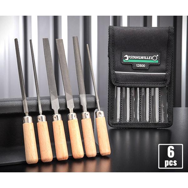 コンパクトなヤスリ6本セット。木柄付。ケース付。【仕様】全長(mm)：100質量(g)：165【セット内容/付属品】ヤスリ：平、半丸、丸、三角、四角、先細メーカー名：STAHLWILLE(スタビレー)メーカー品番：12800スタビレー品番：...