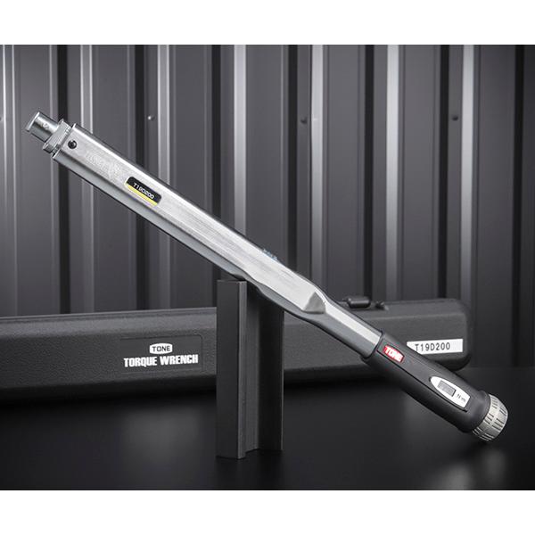 差替ヘッドを装着して使用する締付け専用トルクレンチです。使用目的にあわせて差替ヘッドを交換できるため、あらゆる作業環境で活躍します。あらかじめ設定したトルク値に達すると「カチッ」という音と手に軽い「ショック」でお知らせします。直接数値を読み...