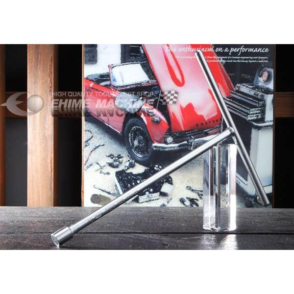 KTCのスタンダードT型レンチ。早回しに便利なT形レンチは、自動車整備工具としてはもちろん、バイクメンテナンスツール、サイクルツールとしても人気の商品です。■型式：TH-10■メーカー：KTC■全長：254.5mm■ハンドル幅：200mm