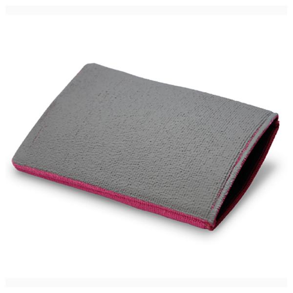 ミットタイプのマイクロファイバークロスの片面に特殊ラバー加工をした洗車作業時等に最適な製品です。手作業での除去に最適なラバーでの塗布方法で洗車と同時に除去作業を行うなど、効率的な作業を行えます。作業時には、スムーサーもしくは水を使用しながら...