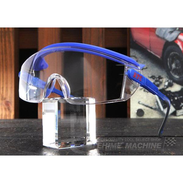 ※こちらの商品は衛生商品のため、返品受付できません。●つるの長さが調整可能。（YDA-715, 221）●上ひさしとサイドにまでレンズがあるため、飛来物が眼に入りにくくなっており快適な作業条件を保ちます。（YDA-715）●上ひさし部はソフ...