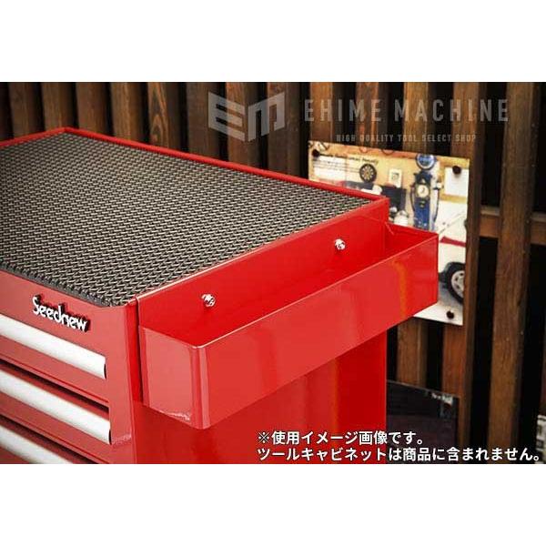 ツールキャビネット用オプション！　 缶ホルダー＆ドライバースタンド（レッド）。 よく使うドライバーや、ルーセン・スプレーグリースなどを取りやすいように置いておくことができます。 ボルトでしっかり固定できるようになっています。 国内で販売され...