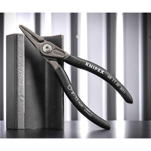 「ブラックグリップ限定品」在庫限りで販売終了となる、KNIPEXの精密スナップリングプライヤーです。KNIPEX 4811-J0B01 は、穴用スナップリングの取り付け・取り外しに使う直型の精密スナップリングプライヤーです。対応内径8~13...