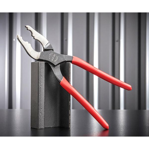 ※パッケージレスの業務用商品です。横すじ入りのつかみ面。 材質はオイル焼き入れ焼き戻し処理済みの特殊工具鋼。  20°ベントヘッド。 平面上での作業に最適。  非常に狭い継ぎ手用。   【仕様】 ヘッド仕上げ：黒防錆コート・磨き ハンドル仕...