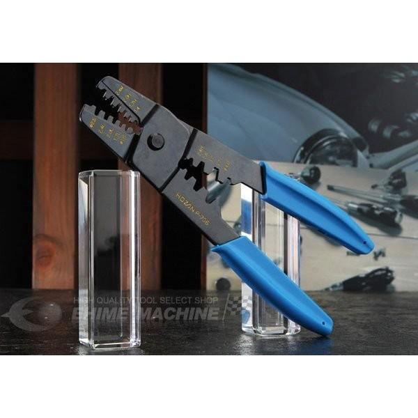 オープンバレル型コンタクト用。板厚が薄く小型コンタクトピンの力シメに適しています(ダイス部は段付で薄く仕上げています)。圧着終了後、端子に使用したダイスがわかるようにマークが入ります。弾力がありソフトタッチな手にやさしいエラストマーグリップ...