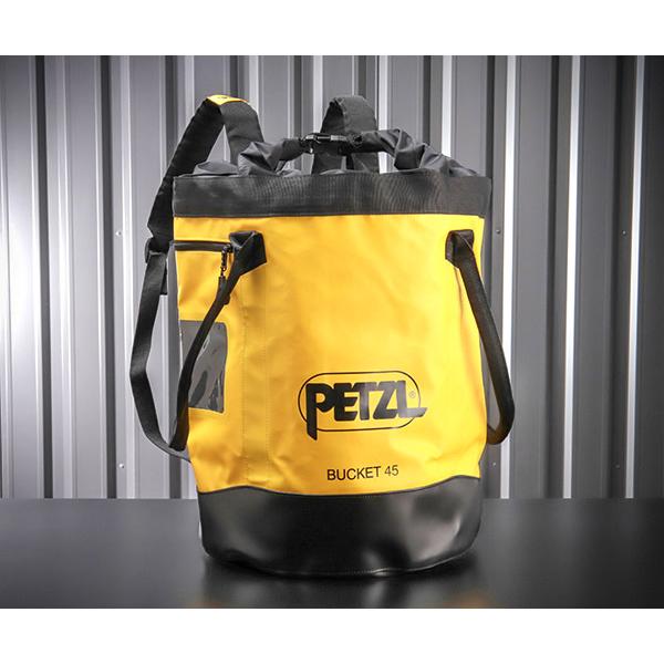 Petzl（ペツル）の「バケット45（BUCKET 45）」は、過酷な作業現場にも対応する大容量ロープバッグです。最大で直径11mmのロープを185m収納可能で、高所作業やロープアクセス作業などでのロープ運搬・保管に最適です。高強度のTPU...