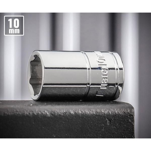 ミラー仕上げのメッキが美しいスタンダードソケット。ボルト・ナットを傷めにくい面接触タイプ。六角タイプ。【仕様】差込角(SQ)：1/4サイズ(mm)：10全長(L；mm)：25先端部ソケット外径(D1；mm)：14差込部ソケット外径(D2；m...