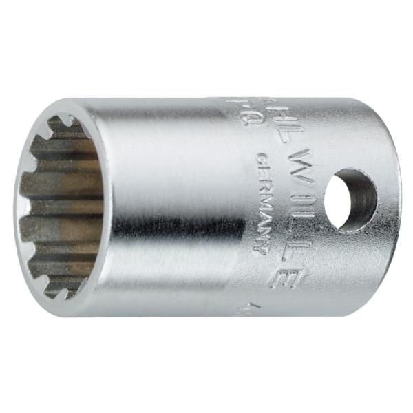 より高品質なHPQシリーズの3/8"SQスプラインソケット。【仕様】差込角(SQ；inch)：3/8スプラインサイズ(mm)：16サイズ(inch)：1/2全長(L；mm)：28ソケット部外径(d1；mm)：18差し込み部外径(d2；mm)...